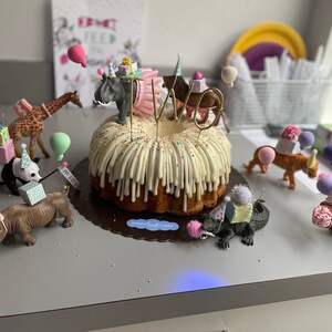 Young AF Cake Topper / Birthday Cake Topper / Old AF Cake | Etsy