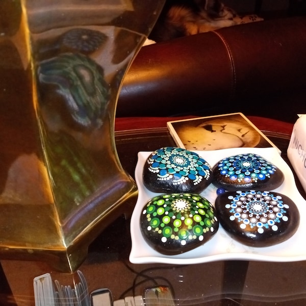 Painted Mandala Stones | Paperweights | Mandala Dot Art | Painted Rocks ...