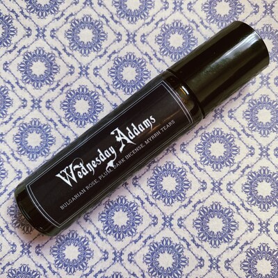 WEDNESDAY ADDAMS Bulgarian Rose, Plum, Dark Incense, Myrrh Tears Roll ...
