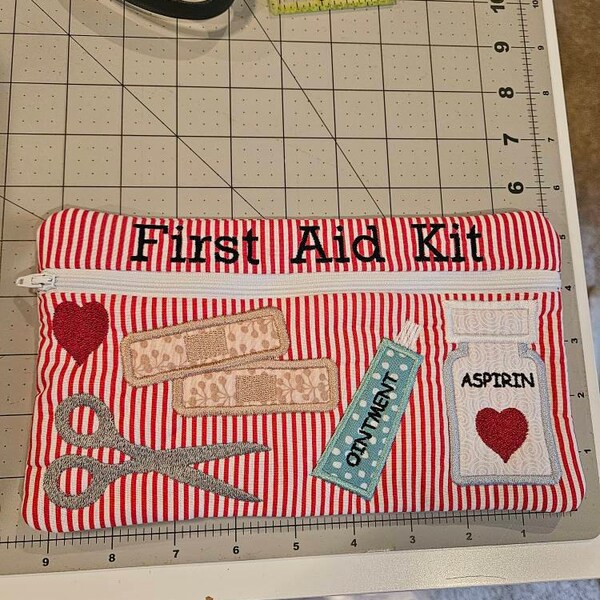 ITH First Aid Zipper Bag, in the Hoop Zipper Bag, Medical Zipper Bag ...