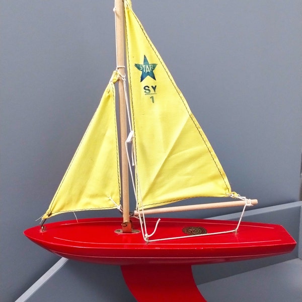 Superb Collectable and Signed Skipper round the World Yacht Race 15 ...