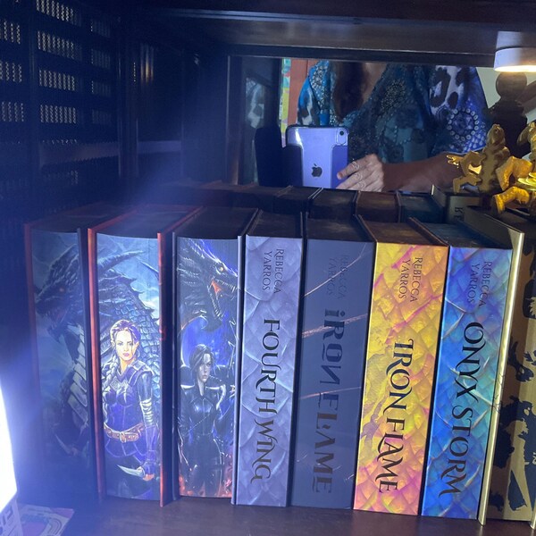 A Court of Thorns and Roses -ACOTAR Box Set With Custom Spray Edges ...