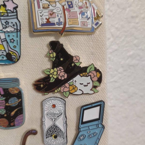 Witchy Ghost Cat (black) - Glow in the Dark Enamel Pin - Etsy