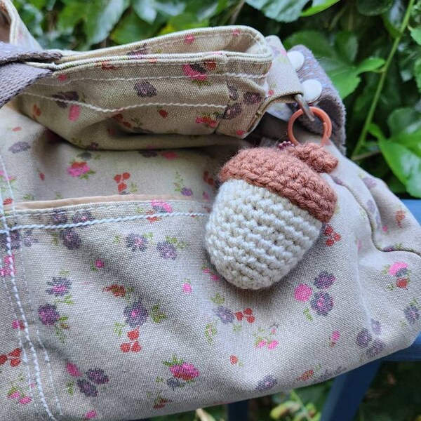 Crochet Flower Keychain: Pink and Purple Handmade Purse Decor - Etsy