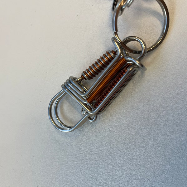 Minimalist Unique Wire Carabiner Keychain, Super Durable Keychain Badge ...