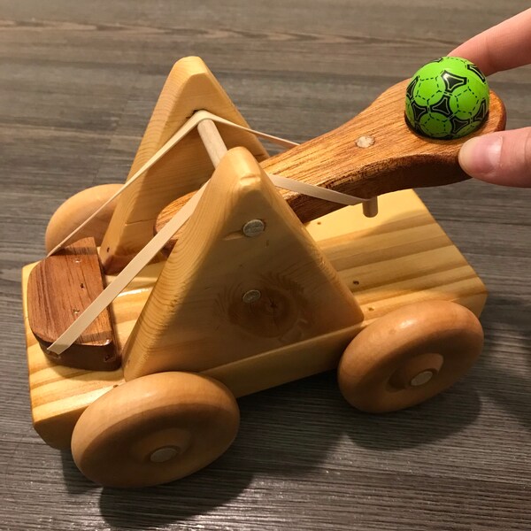 Vertical Wooden Catapult (for Kids & Adults - Birthday Gift, Grooms ...