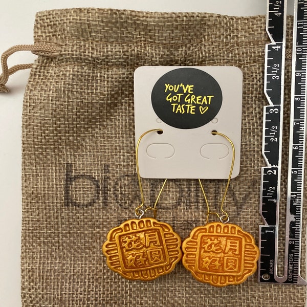 Panama Pollera Colorful Geometric Abstract Painting Print, White Dance ...