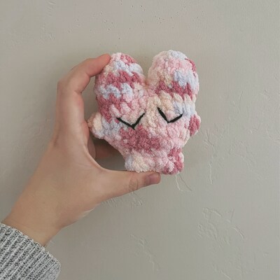 NO SEW Crochet Pattern Polly the Pocket Heart Pocket Plush - Etsy