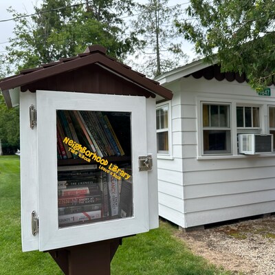 Flag Mount From the Family of the Founder of the Little Free Library ...