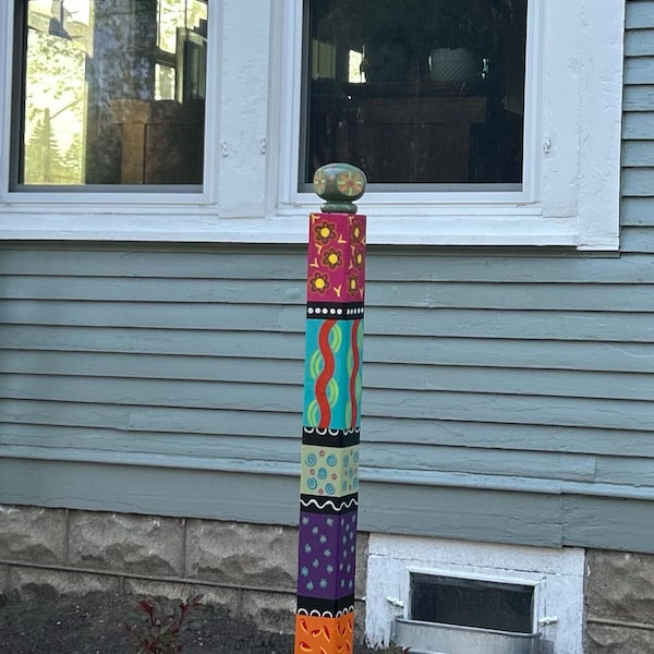 Garden Totem With a Twist - Etsy
