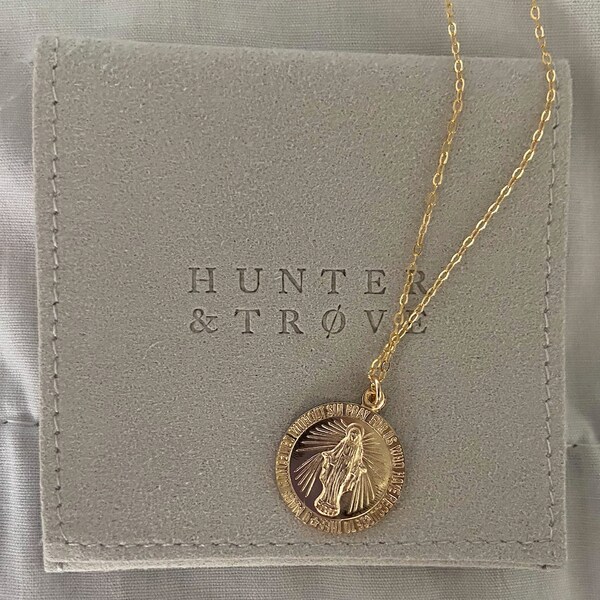 Blessed Mother Virgin Mary Gold Coin Medallion Necklace (mary Regal ...