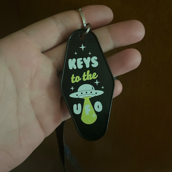 Keys to the UFO Motel Keychain, Cute Retro Style Alien Home Keychain ...
