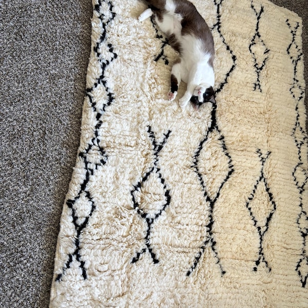 White Rug Fluffy, Custom Fabulous Boujad Rug, Authentic Moroccan Rug ...