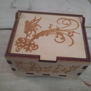 Aromatic Red Cedar Windup Music Box W/velvet Tray la | Etsy