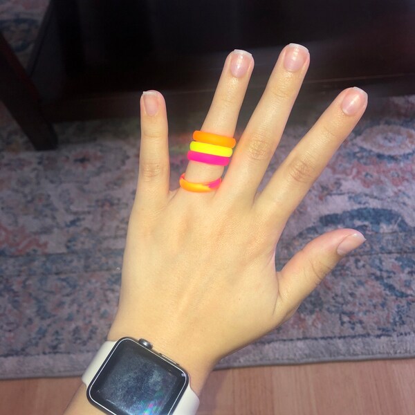 Neon Silicone Rings for Women, Yellow Orange Pink 4-pack Silicone ...