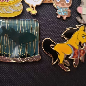 Joanna the Goanna Enamel Pin - Etsy