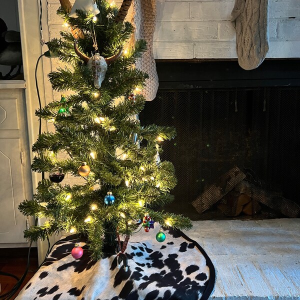 Velvet Cow Print Christmas Tree Skirt, Udder Madness Round Christmas ...