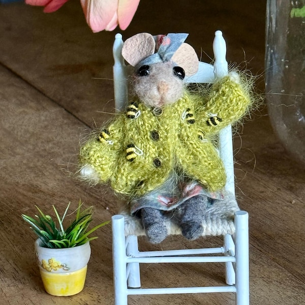 Cardigan With Bumblebee for Maileg Mouse, Green Sweater for Little ...