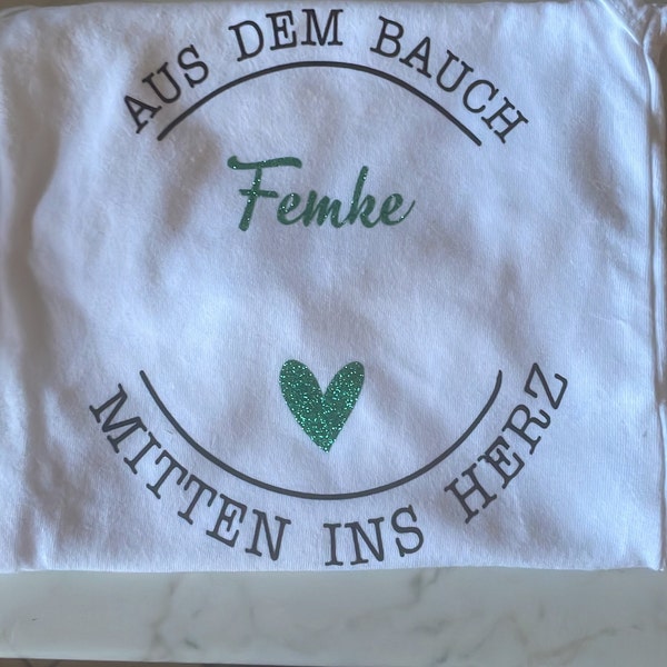 German Plotterdatei - Aus dem Bauch mitten ins Herz Babybody - Baby Shower Geschenk Svg - Vater ...