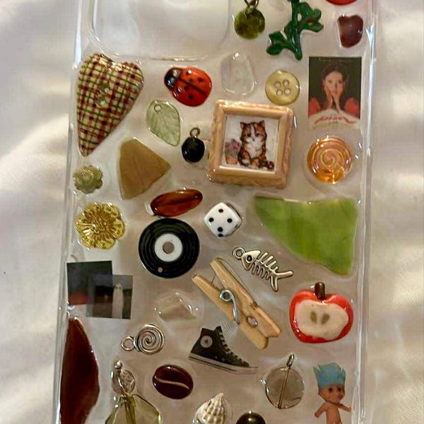 CORALINE THEMED Custom Resin Charm Phone Case EXAMPLE - Etsy