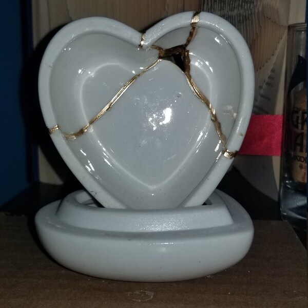 Large Kintsugi Bowl With 30 Plus Breaks - Etsy