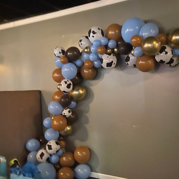 First Rodeo Balloon Garland Kit – Baby Blue & Mocha Cow Print Balloon ...