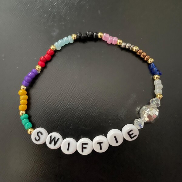 SHORT ‘N SWEET Bracelet / Sabrina Carpenter / Pearls and Bows ...