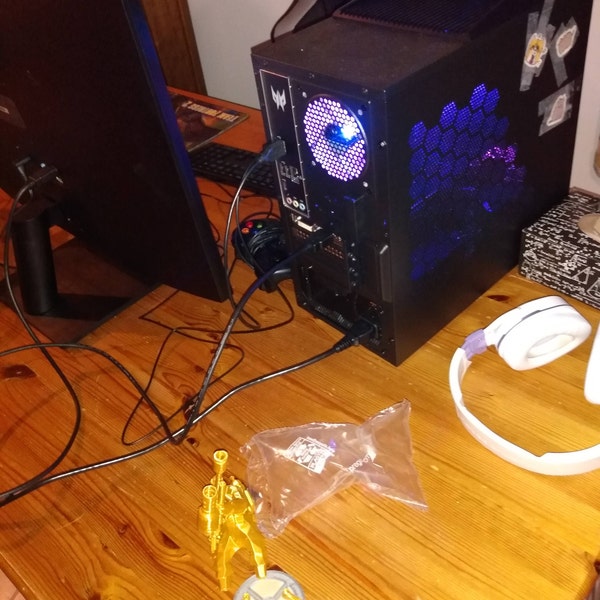 Team Fortress 2 Pyro Figurine | 3D Printed Low Poly TF2 Pyro Desktop ...