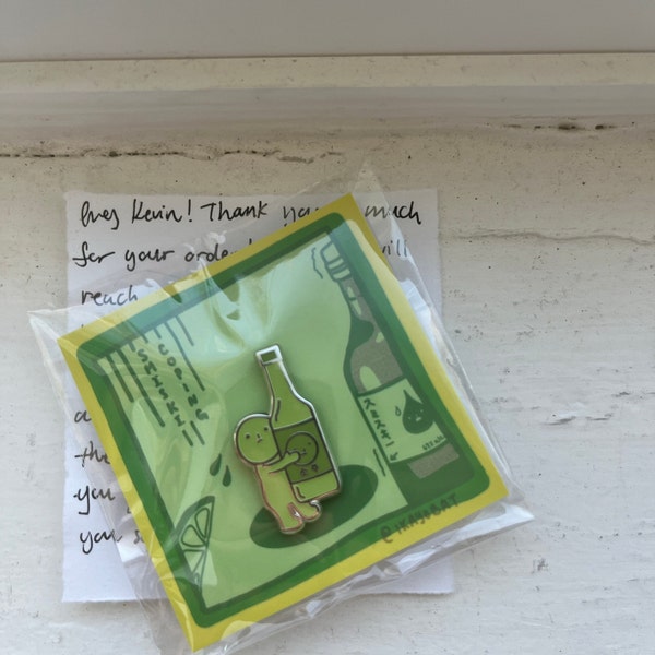 PREORDER: Little Green Man Enamel Pin - GLOWS - Etsy