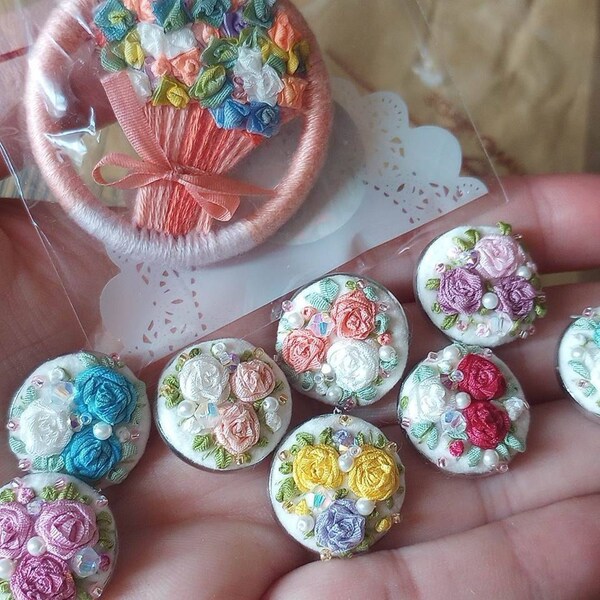 Set of Dorset Buttons, a Bunch of Roses 3,5 Cm, Brooches, Flowers 10 ...