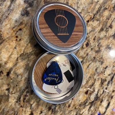 Guitar Pick Holder, Acoustic Guitar Pick Container, Six String Guitar ...