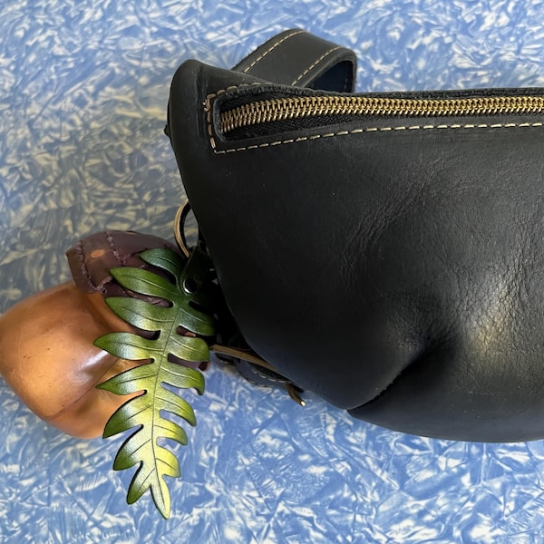 Fern Leather Keychain / Forager Gift Ideas / Cute Key Accessories ...