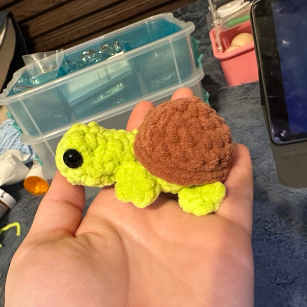 Turtle Keychain Pattern | No Sew Keychain Patterns | Crochet Keychains ...