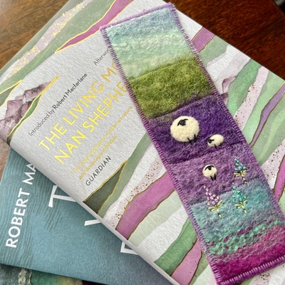 Sheep and Lamb Tin, Small Round Storage Box With Scottish Cottage Scene ...