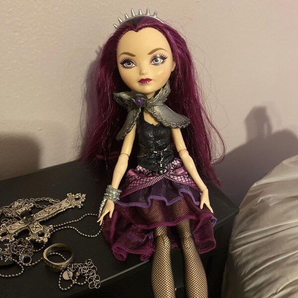 Monster High Doll Rochelle Goyle, Authentic Mattel Collectible Dolls ...