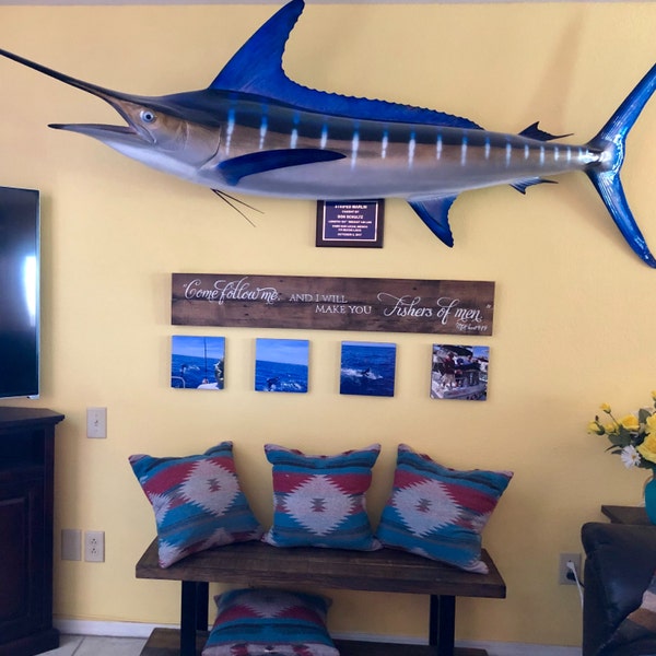 2 Corinthians 4:18. so We Fix Our Eyes Not in What is Seen, Rufous ...