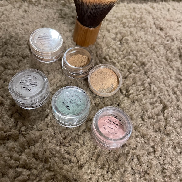 Pick 4 Makeup Sampler | Sensitive Skin Foundation, Setting Loose Powder ...