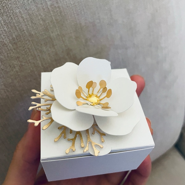 White Favor Boxes With Flower Decor for Wedding, Bridal Party, Baptism ...