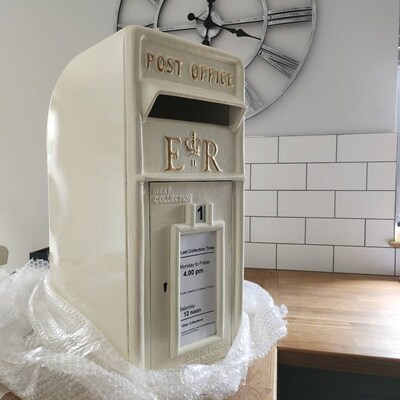 Elizabeth Regina Red ER Post Box - Etsy