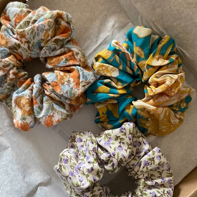 Floral Scrunchies, Flower Scrunchy, Hair Scrunchies, Scrunchie Ties - Etsy