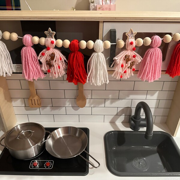 Gingerbread Pink Tree Garland/pink Christmas Decor/whimsical Pink ...