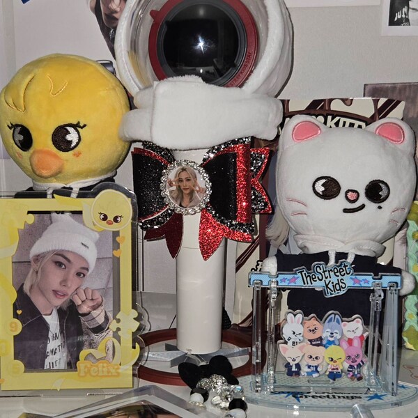 STRAY KIDS SKZOO Bang Chan, Lee Know, Changbin, Hyunjin, Han, Felix ...