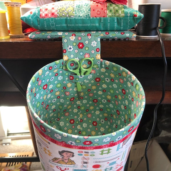 Thread Catcher With Detachable Pincushion, Sew in Style, Scrap Catcher ...