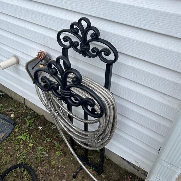 Decorative Hose Hanger With Shelf, Hose Length Capacity 100 Ft, Black ...