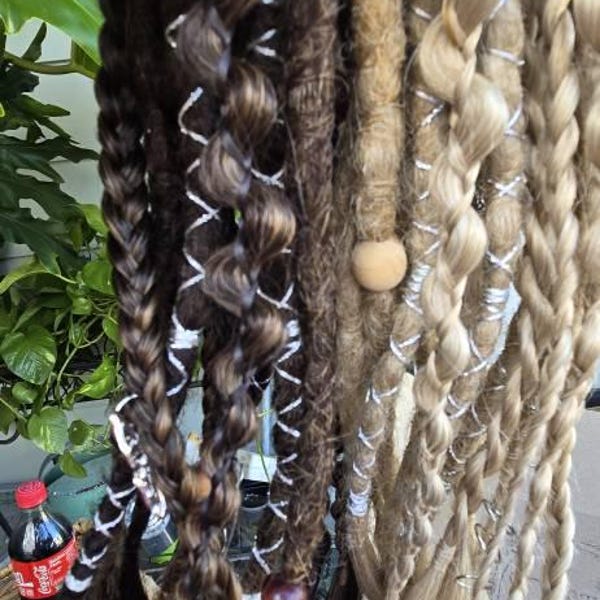 Silver Gray Dreadlock Extensions With Wavy Ends – SE DE Kanekalon ...