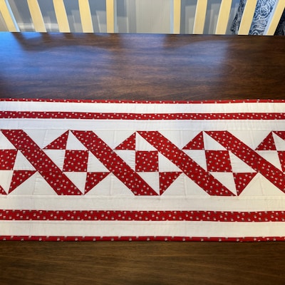 Table Runner Quilt Pattern, Twisted Ribbon PDF Pattern, Table Runner ...