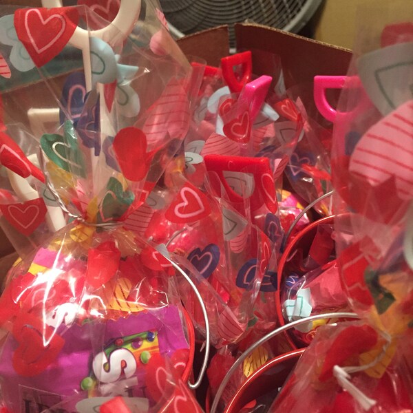 12 Small Kelly Green Plastic Toy Shovels and 12 "i Dig You" Stickers ...