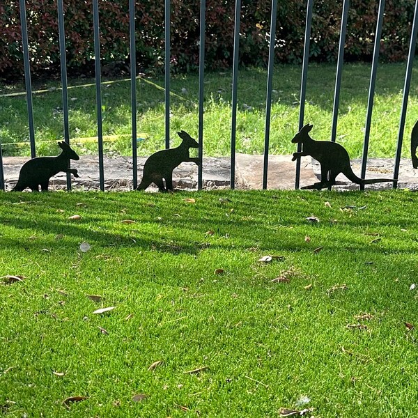Rustic Steel Kangaroo Family | Outdoor Garden Decoration | Australian ...