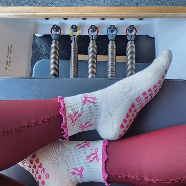 Effortless Club Grip Socks, Spring/summer Girlie Pink Bow, Crew Half ...