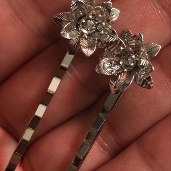 Beautiful Hair Tie With Button, Simple and Elegant Hair Accessories ...